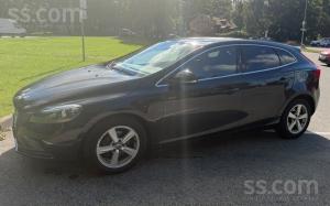 Black Volvo V40 2012 in Riga, with an engine capacity of 1.60 L and mileage of 232 thousand km for 5800 €, photo  on AUTOMOTO.COM.LV