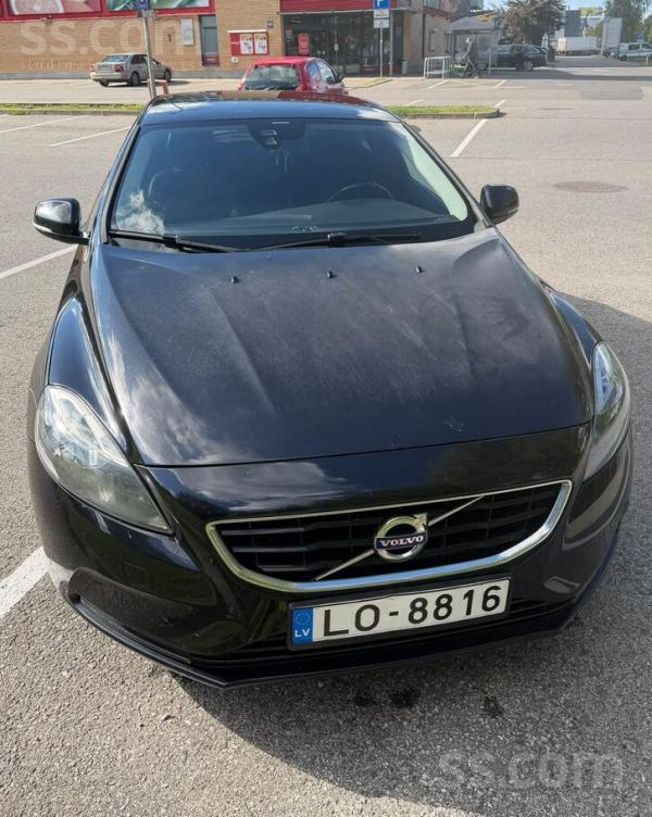 Melns Volvo V40 2012 Rīga, ar dzinēja tilpumu 1.60 L un nobraukumu 232 tūkst. km par 5800 €, foto 4 vietnē AUTOMOTO.COM.LV