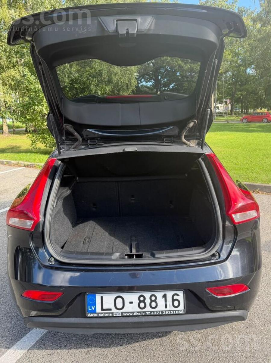 Melns Volvo V40 2012 Rīga, ar dzinēja tilpumu 1.60 L un nobraukumu 232 tūkst. km par 5800 €, foto 6 vietnē AUTOMOTO.COM.LV