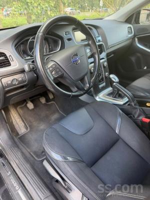 Melns Volvo V40 2012 Rīga, ar dzinēja tilpumu 1.60 L un nobraukumu 232 tūkst. km par 5800 €, foto 7 vietnē AUTOMOTO.COM.LV