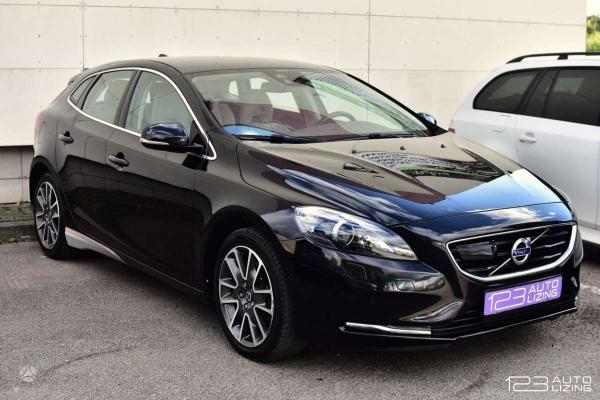 Volvo V40 2012 in Kretinga on AUTOMOTO.COM.LV Black Volvo V40 2012 in Kretinga, with an engine capacity of 2.00 L and mileage of 321 thousand km for 7750 €, photo 6 on AUTOMOTO.COM.LV