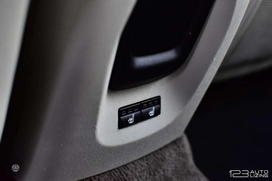 Melns Volvo V40 2012 Kretinga, ar dzinēja tilpumu 2.00 L un nobraukumu 321 tūkst. km par 7750 €, foto 18 vietnē AUTOMOTO.COM.LV