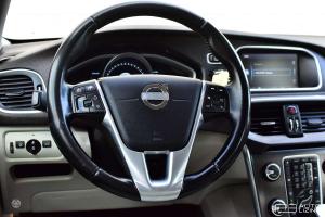 Melns Volvo V40 2012 Kretinga, ar dzinēja tilpumu 2.00 L un nobraukumu 321 tūkst. km par 7750 €, foto 28 vietnē AUTOMOTO.COM.LV