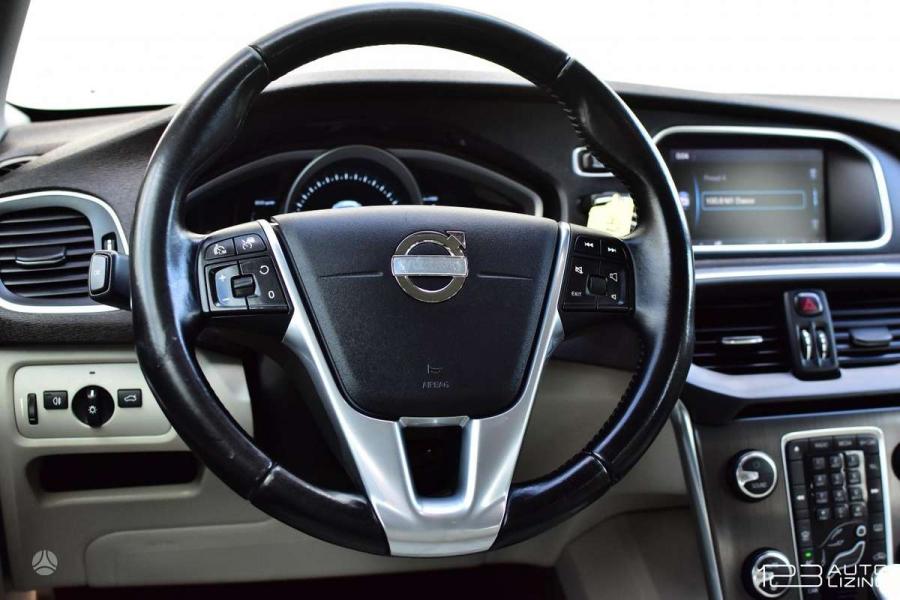 Melns Volvo V40 2012 Kretinga, ar dzinēja tilpumu 2.00 L un nobraukumu 321 tūkst. km par 7750 €, foto 28 vietnē AUTOMOTO.COM.LV