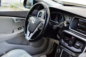 Melns Volvo V40 2012 Kretinga, ar dzinēja tilpumu 2.00 L un nobraukumu 321 tūkst. km par 7750 €, foto 30 vietnē AUTOMOTO.COM.LV