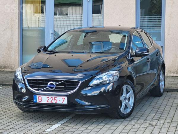 Melns Volvo V40 2012 Jelgava, ar dzinēja tilpumu 1.60 L un nobraukumu 240 tūkst. km par 6190 €, foto 3 vietnē AUTOMOTO.COM.LV