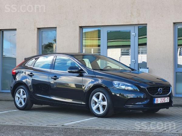 Melns Volvo V40 2012 Jelgava, ar dzinēja tilpumu 1.60 L un nobraukumu 240 tūkst. km par 6190 €, foto 5 vietnē AUTOMOTO.COM.LV