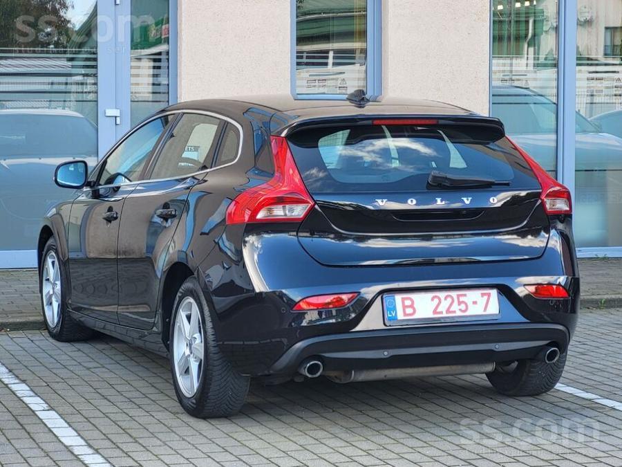 Melns Volvo V40 2012 Jelgava, ar dzinēja tilpumu 1.60 L un nobraukumu 240 tūkst. km par 6190 €, foto 7 vietnē AUTOMOTO.COM.LV