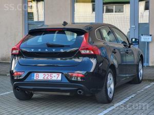Melns Volvo V40 2012 Jelgava, ar dzinēja tilpumu 1.60 L un nobraukumu 240 tūkst. km par 6190 €, foto 9 vietnē AUTOMOTO.COM.LV