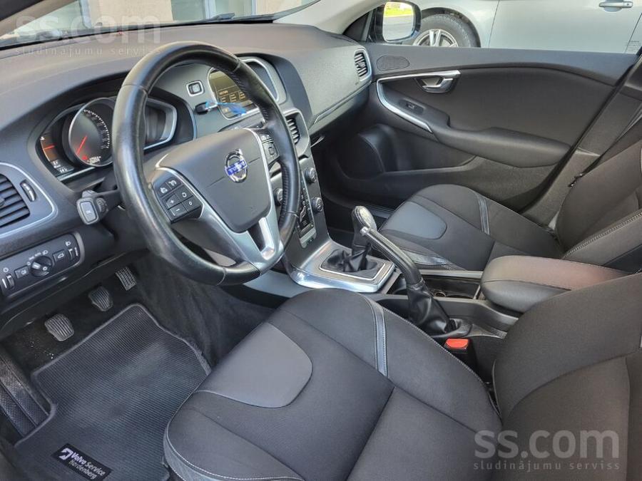Melns Volvo V40 2012 Jelgava, ar dzinēja tilpumu 1.60 L un nobraukumu 240 tūkst. km par 6190 €, foto 11 vietnē AUTOMOTO.COM.LV