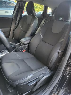 Melns Volvo V40 2012 Jelgava, ar dzinēja tilpumu 1.60 L un nobraukumu 240 tūkst. km par 6190 €, foto 12 vietnē AUTOMOTO.COM.LV