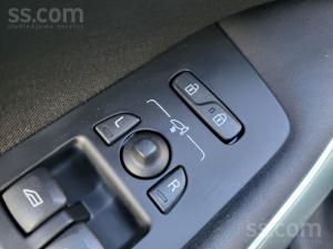 Melns Volvo V40 2012 Jelgava, ar dzinēja tilpumu 1.60 L un nobraukumu 240 tūkst. km par 6190 €, foto 13 vietnē AUTOMOTO.COM.LV