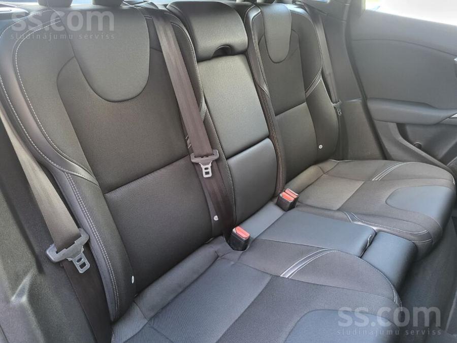 Melns Volvo V40 2012 Jelgava, ar dzinēja tilpumu 1.60 L un nobraukumu 240 tūkst. km par 6190 €, foto 15 vietnē AUTOMOTO.COM.LV