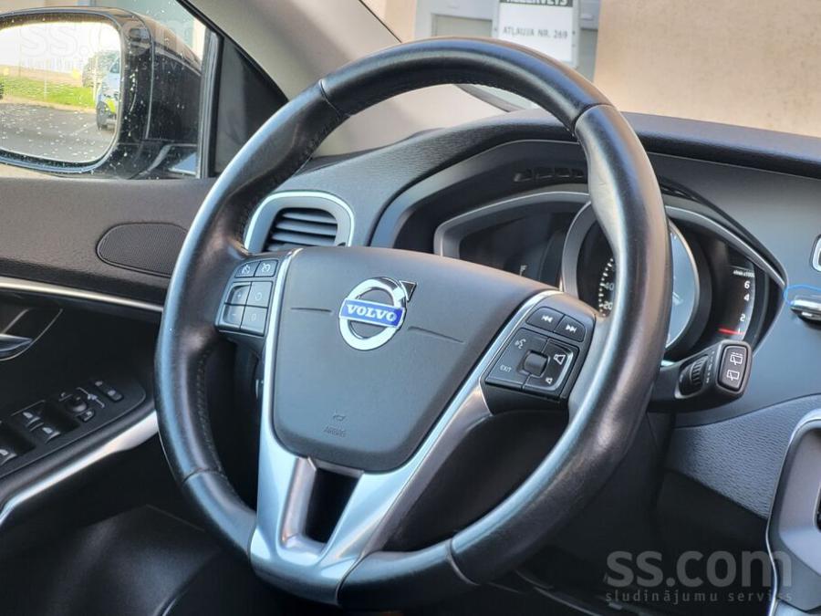 Melns Volvo V40 2012 Jelgava, ar dzinēja tilpumu 1.60 L un nobraukumu 240 tūkst. km par 6190 €, foto 18 vietnē AUTOMOTO.COM.LV