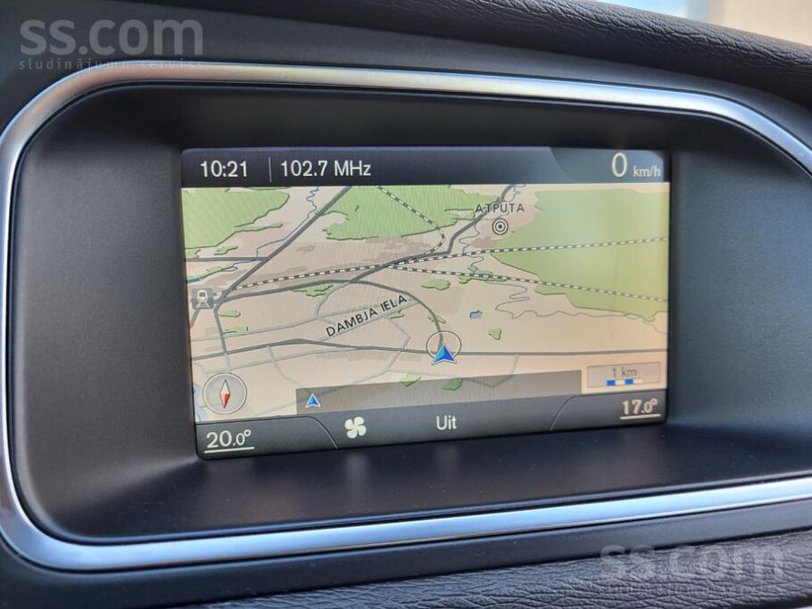 Melns Volvo V40 2012 Jelgava, ar dzinēja tilpumu 1.60 L un nobraukumu 240 tūkst. km par 6190 €, foto 20 vietnē AUTOMOTO.COM.LV