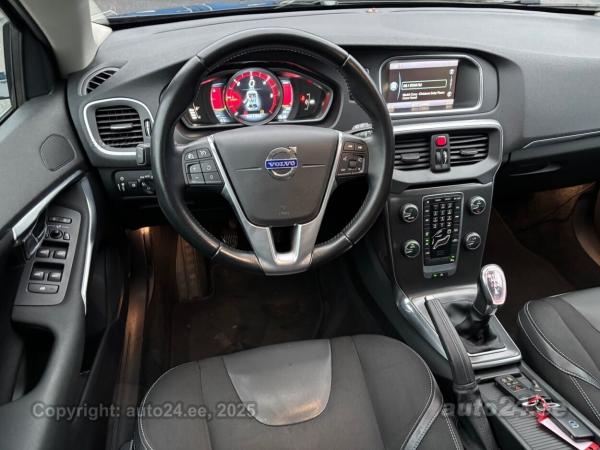Melns Volvo V40 2013 Paide, ar dzinēja tilpumu 1.60 L un nobraukumu 299 tūkst. km par 6890 €, foto 11 vietnē AUTOMOTO.COM.LV