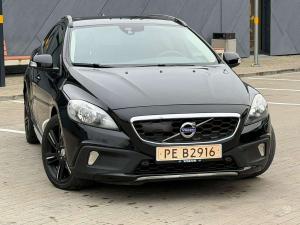 Melns Volvo V40 2013 Jonava, ar dzinēja tilpumu 1.60 L un nobraukumu 282 tūkst. km par 6850 €, foto  vietnē AUTOMOTO.COM.LV