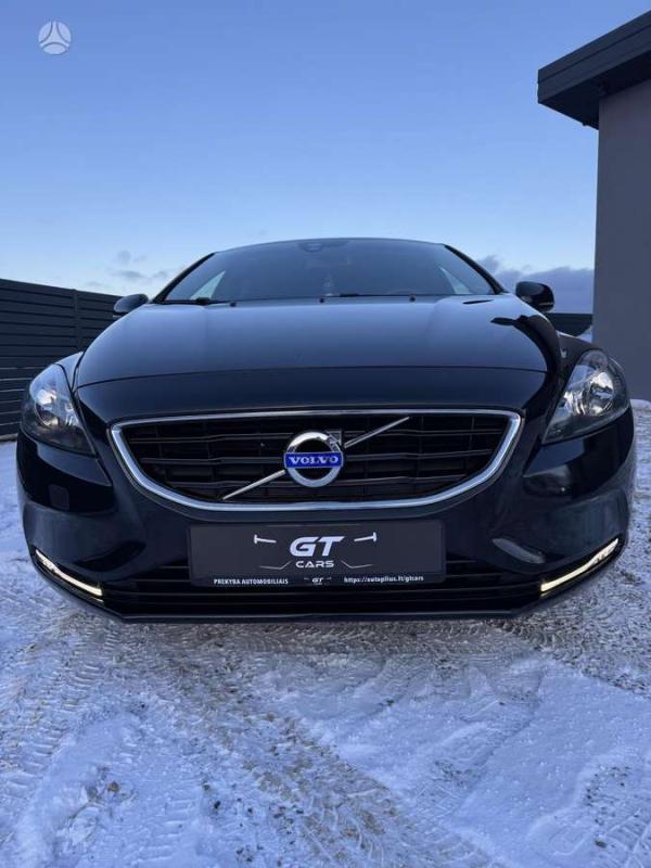 Melns Volvo V40 2013 Alīta, ar dzinēja tilpumu 1.56 L un nobraukumu 237 tūkst. km par 5350 €, foto 2 vietnē AUTOMOTO.COM.LV