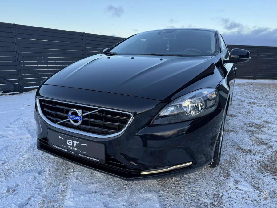 Melns Volvo V40 2013 Alīta, ar dzinēja tilpumu 1.56 L un nobraukumu 237 tūkst. km par 5350 €, foto 3 vietnē AUTOMOTO.COM.LV