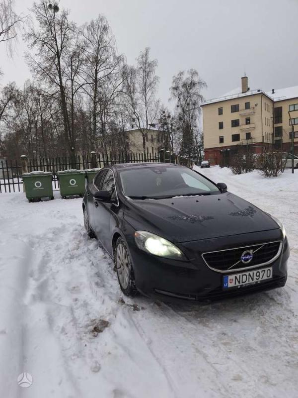 Melns Volvo V40 2013 Kauņa, ar dzinēja tilpumu 1.56 L un nobraukumu 244 tūkst. km par 5200 €, foto 2 vietnē AUTOMOTO.COM.LV