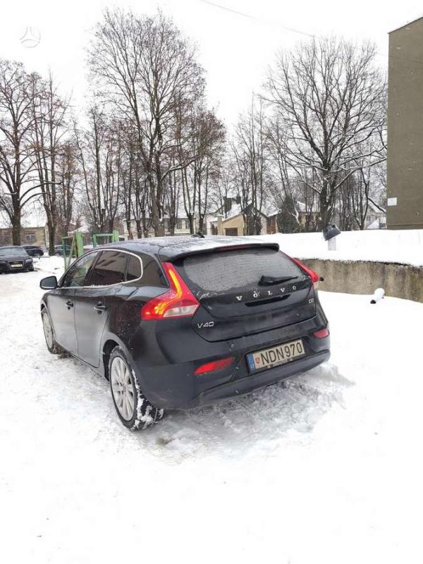 Melns Volvo V40 2013 Kauņa, ar dzinēja tilpumu 1.56 L un nobraukumu 244 tūkst. km par 5200 €, foto 3 vietnē AUTOMOTO.COM.LV
