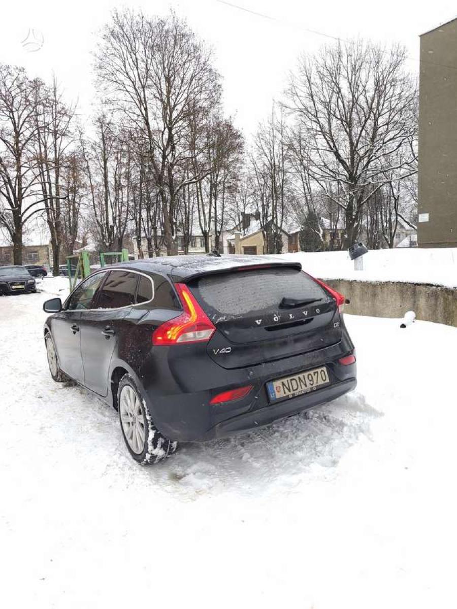 Melns Volvo V40 2013 Kauņa, ar dzinēja tilpumu 1.56 L un nobraukumu 244 tūkst. km par 5800 €, foto 3 vietnē AUTOMOTO.COM.LV