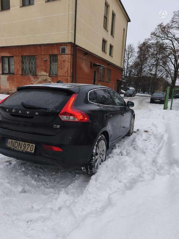 Melns Volvo V40 2013 Kauņa, ar dzinēja tilpumu 1.56 L un nobraukumu 244 tūkst. km par 5200 €, foto 4 vietnē AUTOMOTO.COM.LV