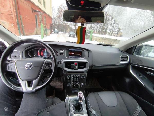Melns Volvo V40 2013 Kauņa, ar dzinēja tilpumu 1.56 L un nobraukumu 244 tūkst. km par 5200 €, foto 9 vietnē AUTOMOTO.COM.LV