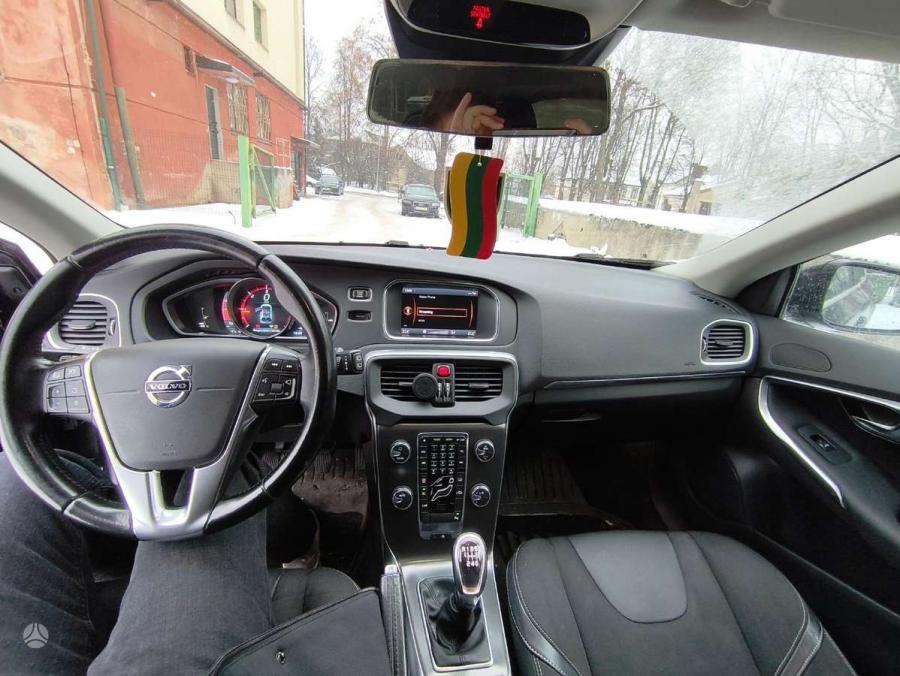 Melns Volvo V40 2013 Kauņa, ar dzinēja tilpumu 1.56 L un nobraukumu 244 tūkst. km par 5800 €, foto 9 vietnē AUTOMOTO.COM.LV