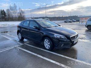 Black Volvo V40 2013 in Riga, with an engine capacity of 1.60 L and mileage of 263 thousand km for 6250 €, photo  on AUTOMOTO.COM.LV