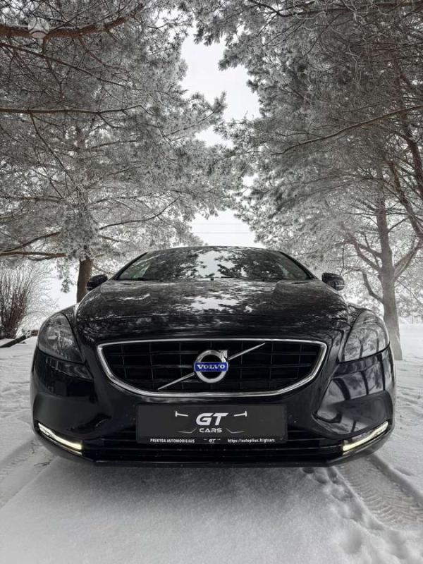 Black Volvo V40 2013 in Alytus, with an engine capacity of 1.56 L and mileage of 237 thousand km for 5300 €, photo 2 on AUTOMOTO.COM.LV