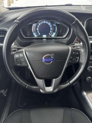 Black Volvo V40 2013 in Alytus, with an engine capacity of 1.56 L and mileage of 237 thousand km for 5300 €, photo 20 on AUTOMOTO.COM.LV