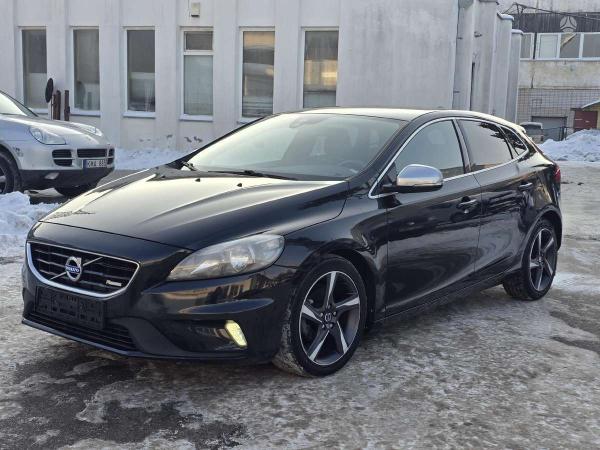 Melns Volvo V40 2013 Kauņa, ar dzinēja tilpumu 1.56 L un nobraukumu 269 tūkst. km par 5500 €, foto 2 vietnē AUTOMOTO.COM.LV