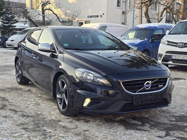 Melns Volvo V40 2013 Kauņa, ar dzinēja tilpumu 1.56 L un nobraukumu 269 tūkst. km par 5500 €, foto 3 vietnē AUTOMOTO.COM.LV
