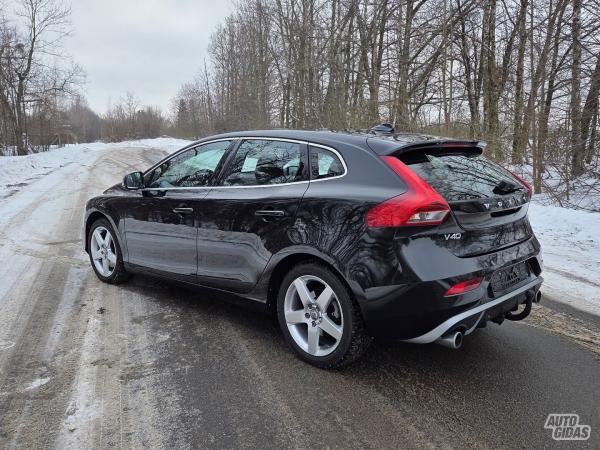 Melns Volvo V40 2013 Kauņa, ar dzinēja tilpumu 2.00 L un nobraukumu 234 tūkst. km par 6989 €, foto 5 vietnē AUTOMOTO.COM.LV