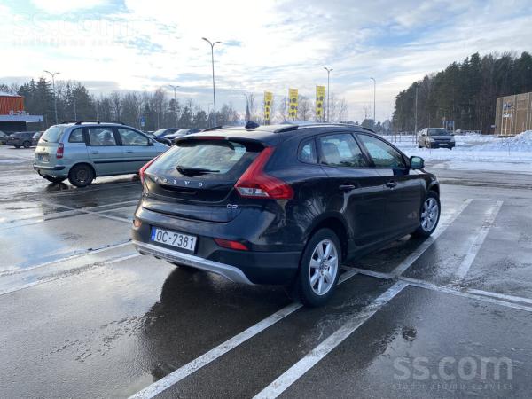 Melns Volvo V40 2013 Rīga, ar dzinēja tilpumu 1.60 L un nobraukumu 264 tūkst. km par 5950 €, foto 5 vietnē AUTOMOTO.COM.LV