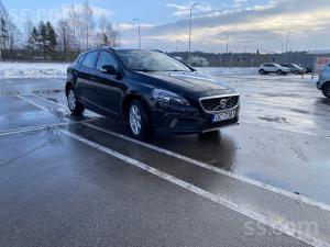 Black Volvo V40 2013 in Riga, with an engine capacity of 1.60 L and mileage of 264 thousand km for 5950 €, photo 6 on AUTOMOTO.COM.LV