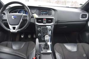 Black Volvo V40 2013 in Vilnius, with an engine capacity of 1.98 L and mileage of 264 thousand km for 6450 €, photo 18 on AUTOMOTO.COM.LV