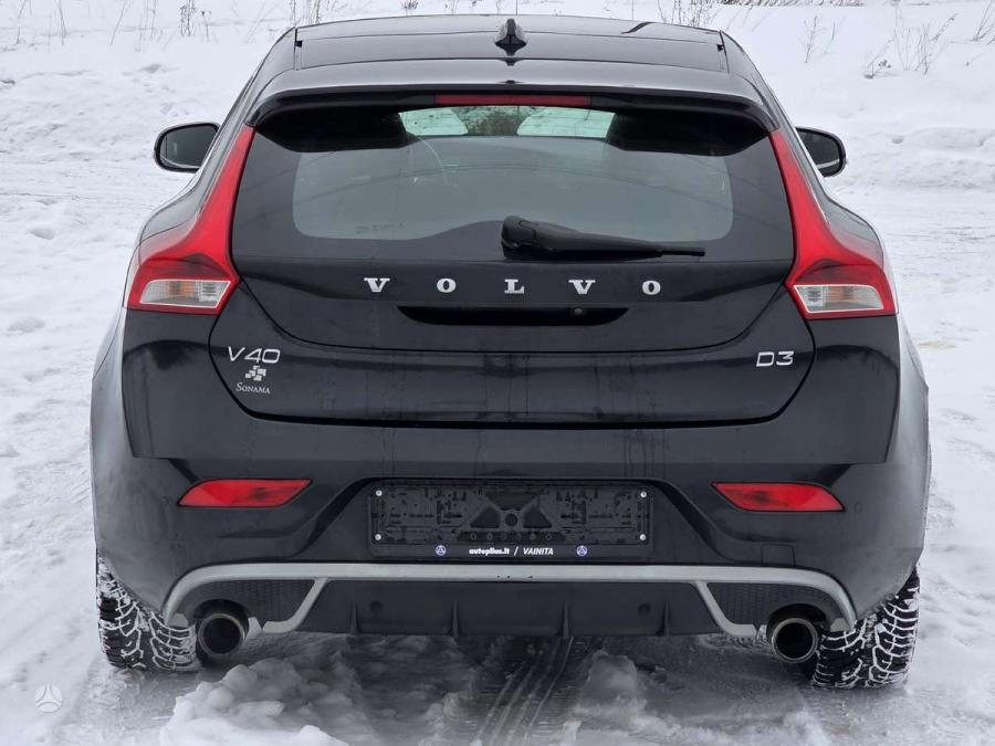 Melns Volvo V40 2013 Viļņa, ar dzinēja tilpumu 1.60 L un nobraukumu 264 tūkst. km par 5900 €, foto 1 vietnē AUTOMOTO.COM.LV