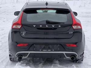 Melns Volvo V40 2013 Viļņa, ar dzinēja tilpumu 2.00 L un nobraukumu 264 tūkst. km par 5900 €, foto  vietnē AUTOMOTO.COM.LV