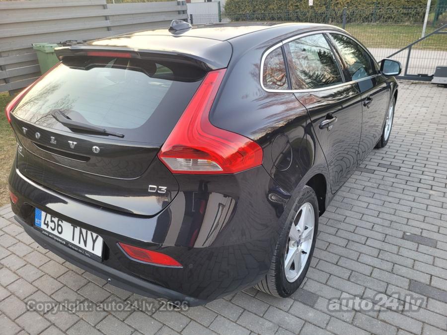Black Volvo V40 2013 in Tartu, with an engine capacity of 2.00 L and mileage of 264 thousand km for 6780 €, photo 3 on AUTOMOTO.COM.LV