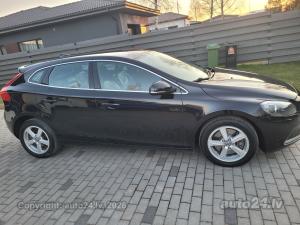 Black Volvo V40 2013 in Tartu, with an engine capacity of 2.00 L and mileage of 264 thousand km for 6780 €, photo 5 on AUTOMOTO.COM.LV