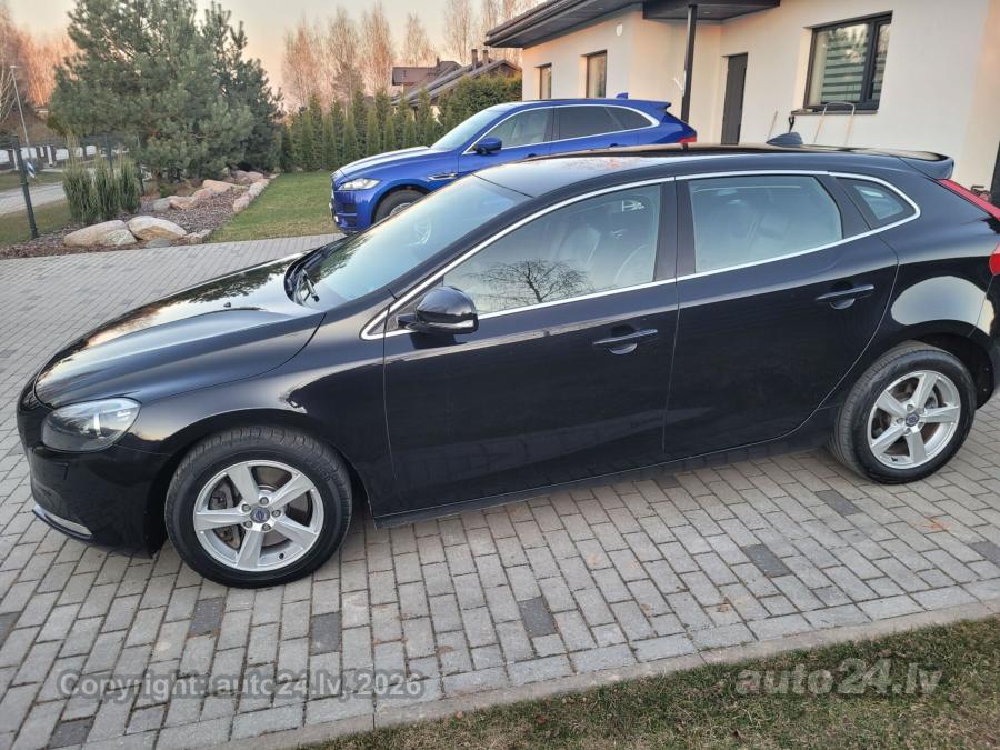 Black Volvo V40 2013 in Tartu, with an engine capacity of 2.00 L and mileage of 264 thousand km for 6780 €, photo 6 on AUTOMOTO.COM.LV