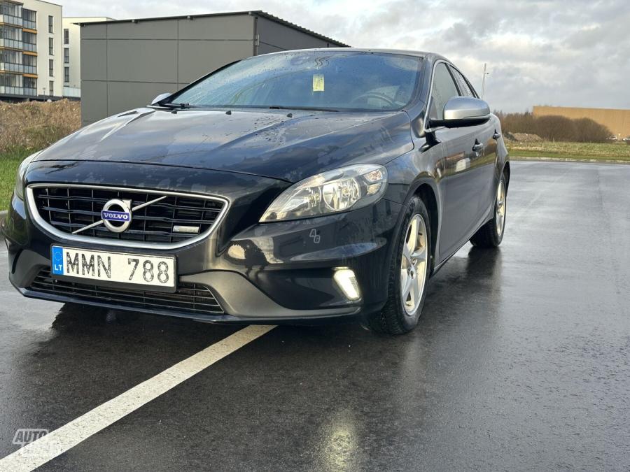 Melns Volvo V40 2013 Klaipėda, ar dzinēja tilpumu 1.60 L un nobraukumu 410 tūkst. km par 6300 €, foto 1 vietnē AUTOMOTO.COM.LV