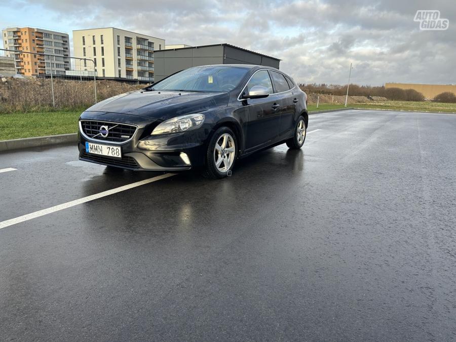 Melns Volvo V40 2013 Klaipėda, ar dzinēja tilpumu 1.60 L un nobraukumu 410 tūkst. km par 6300 €, foto 3 vietnē AUTOMOTO.COM.LV