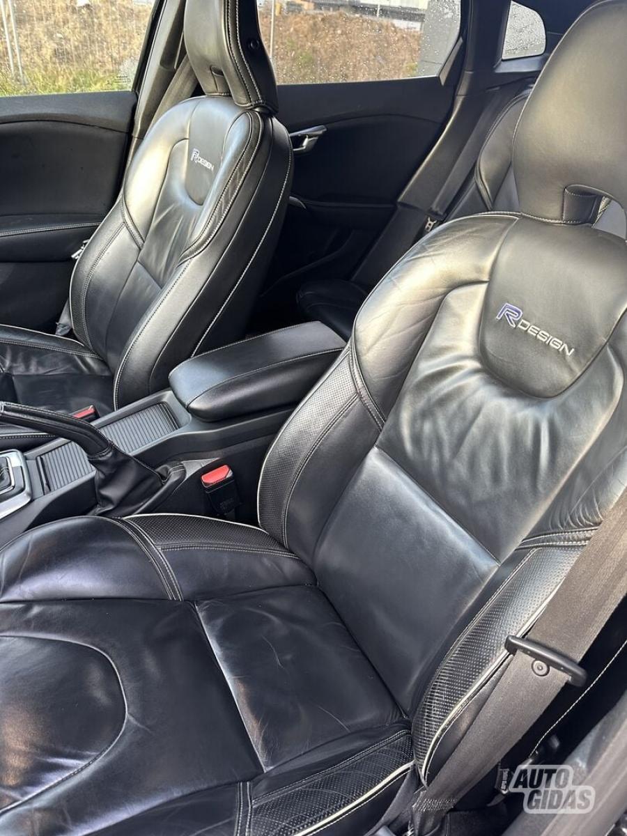 Melns Volvo V40 2013 Klaipėda, ar dzinēja tilpumu 1.60 L un nobraukumu 410 tūkst. km par 6300 €, foto 5 vietnē AUTOMOTO.COM.LV