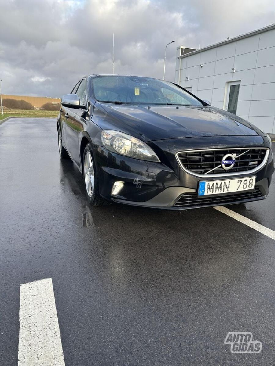 Melns Volvo V40 2013 Klaipėda, ar dzinēja tilpumu 1.60 L un nobraukumu 410 tūkst. km par 6300 €, foto 12 vietnē AUTOMOTO.COM.LV