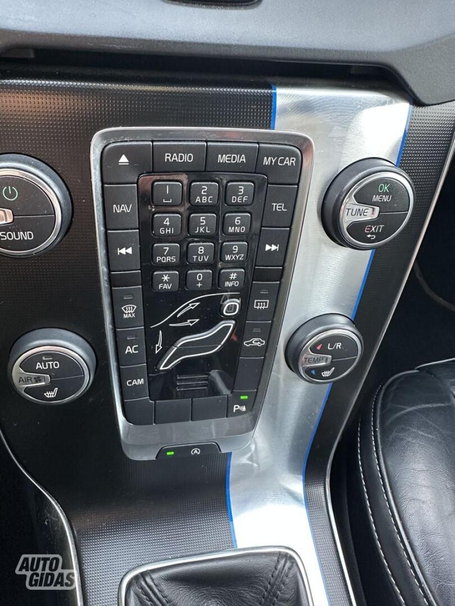 Melns Volvo V40 2013 Klaipėda, ar dzinēja tilpumu 1.60 L un nobraukumu 410 tūkst. km par 6300 €, foto 15 vietnē AUTOMOTO.COM.LV