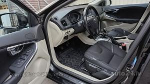 Melns Volvo V40 2013 Tallina, ar dzinēja tilpumu 2.00 L un nobraukumu 193 tūkst. km par 7300 €, foto 5 vietnē AUTOMOTO.COM.LV