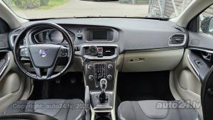 Melns Volvo V40 2013 Tallina, ar dzinēja tilpumu 2.00 L un nobraukumu 193 tūkst. km par 7300 €, foto 6 vietnē AUTOMOTO.COM.LV